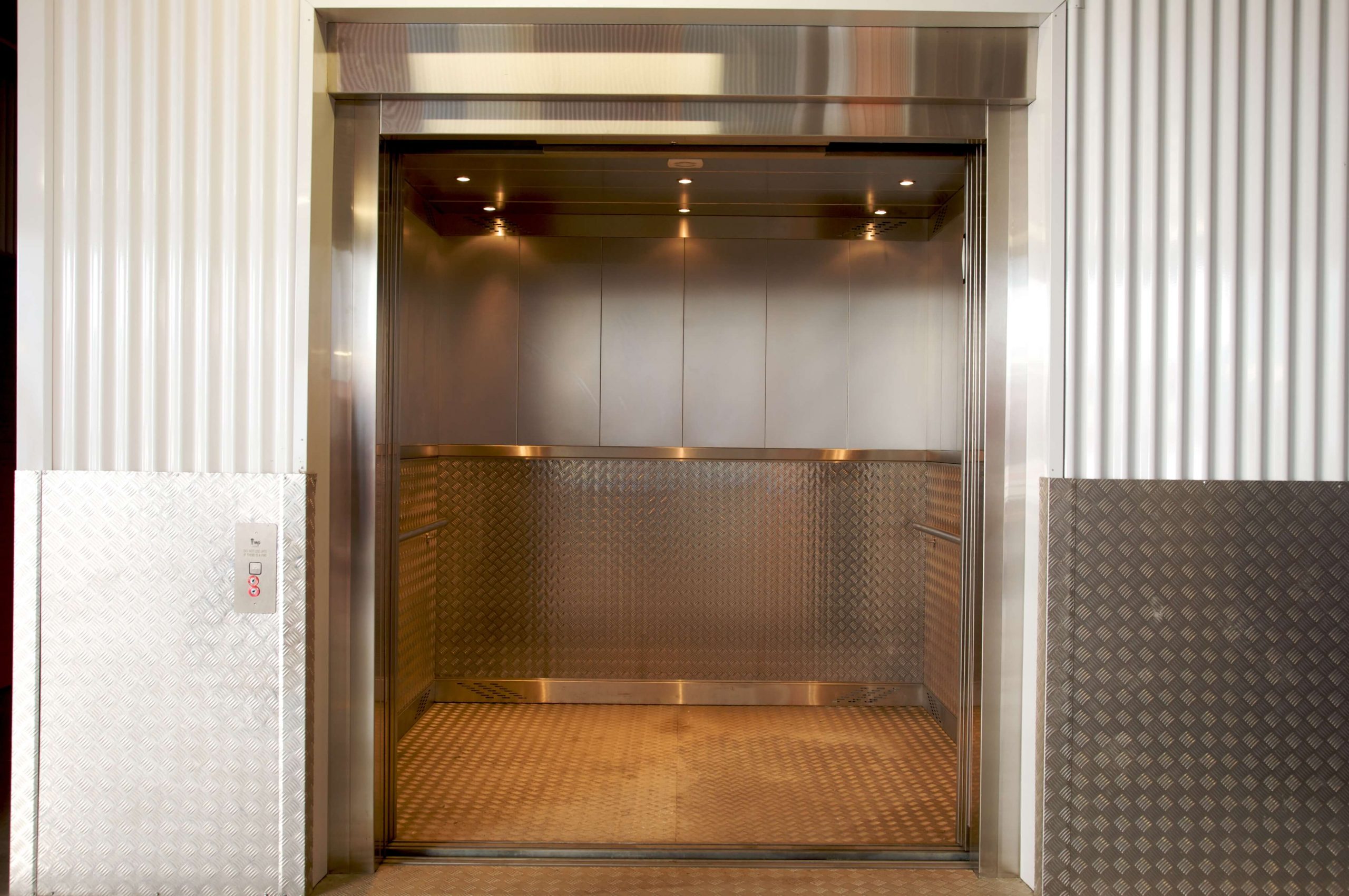 Goods Lifts | Classic Lifts